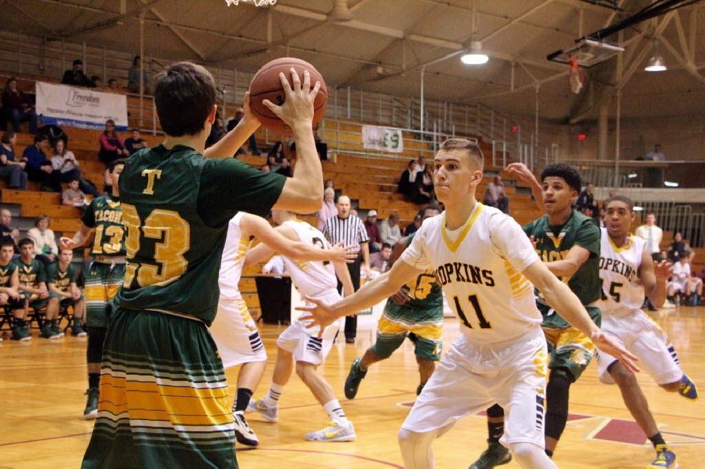 Spencer Butterfield Sami Roe Tally Double doubles As No 8 Hopkins