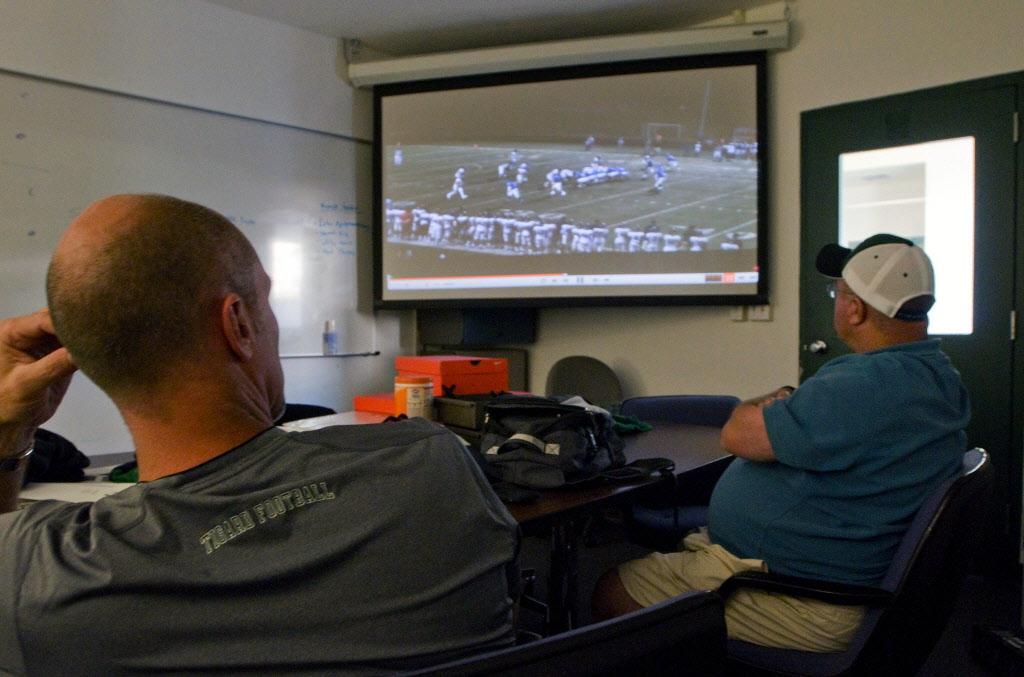 Prep football: Online video service gives coaches new teaching tools ...