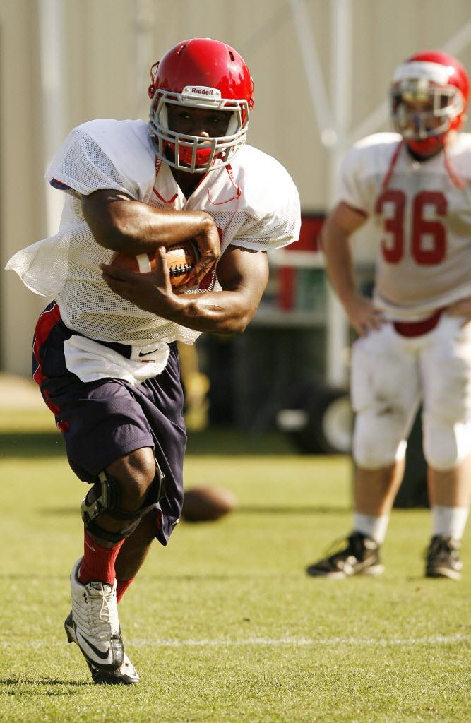 St. Paul's star running back Jordan Huff back on field after knee ...