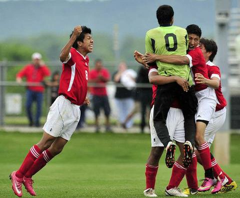 Class 1A-4A Boys Soccer Semifinals: No. 9 Collinsville 2, No. 4 ...